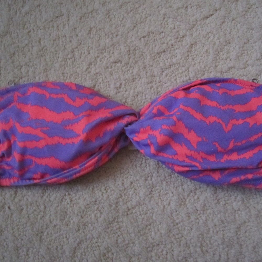 Victoriass Secret Swim~coral Purple Bikini Top~s Gem